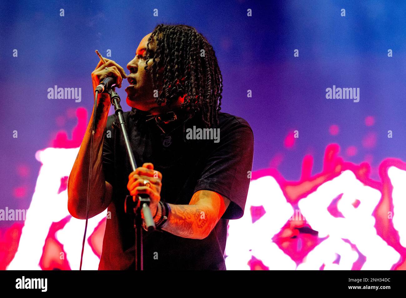 Poorstacy on stage hi-res stock photography and images - Alamy
