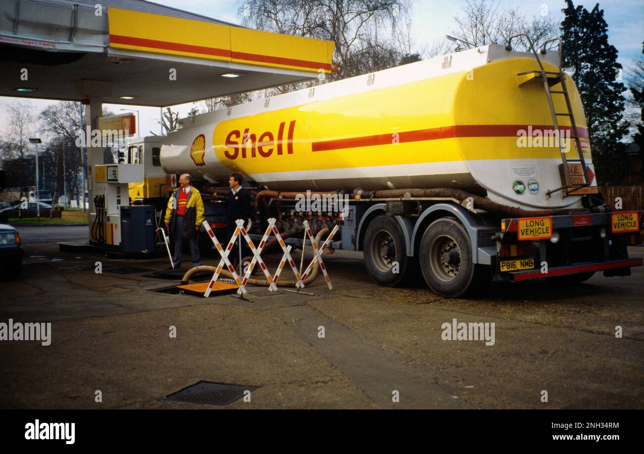 Shell fuel truck hi-res stock photography and images - Alamy