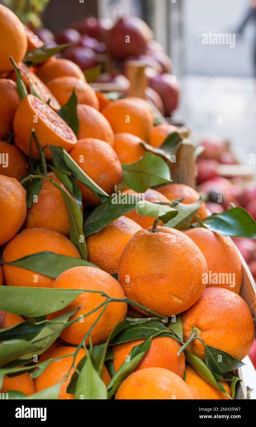 Arance tarocco sicilia hi-res stock photography and images - Alamy