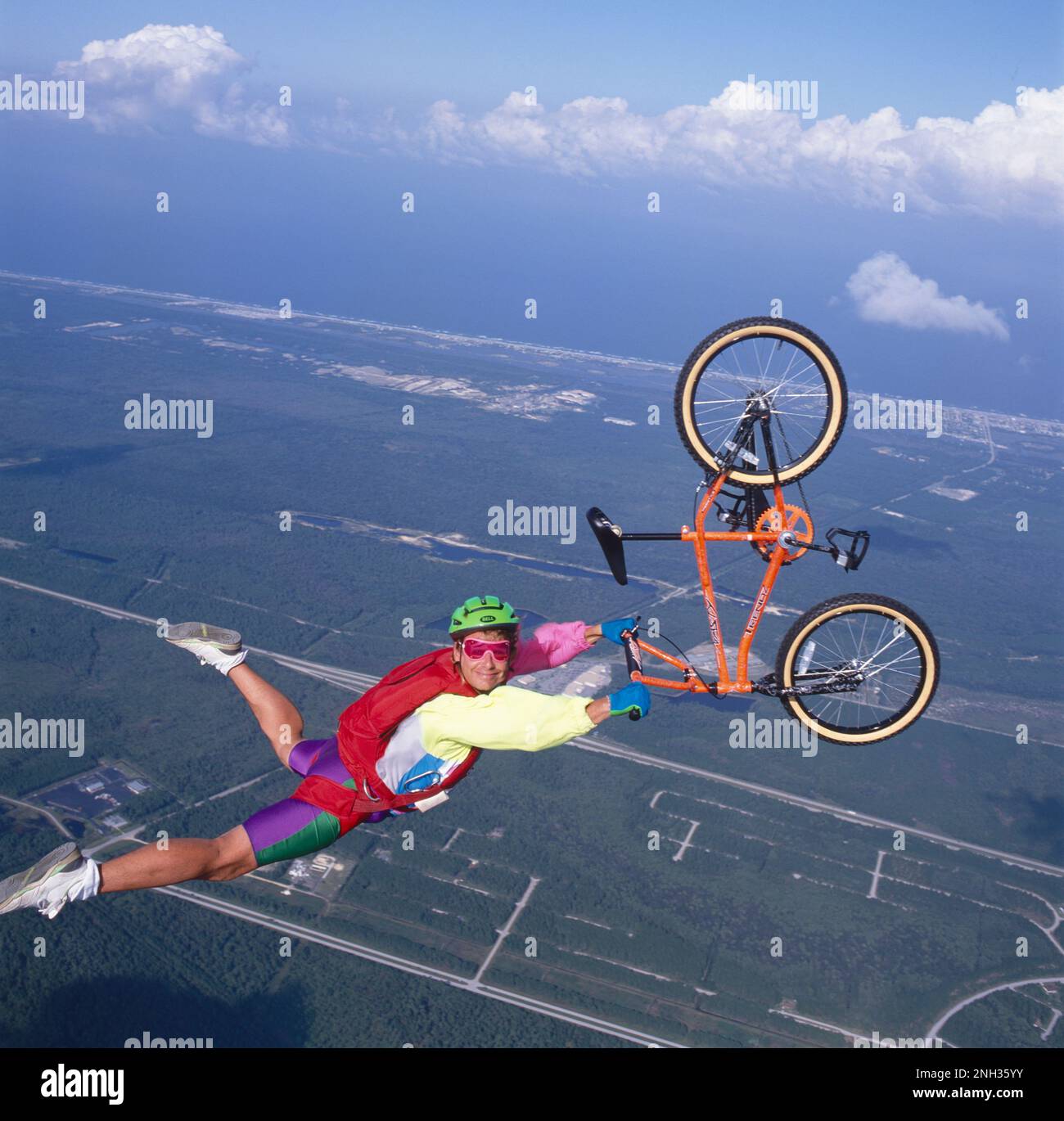 Skydiver helmet hi-res stock photography and images - Alamy