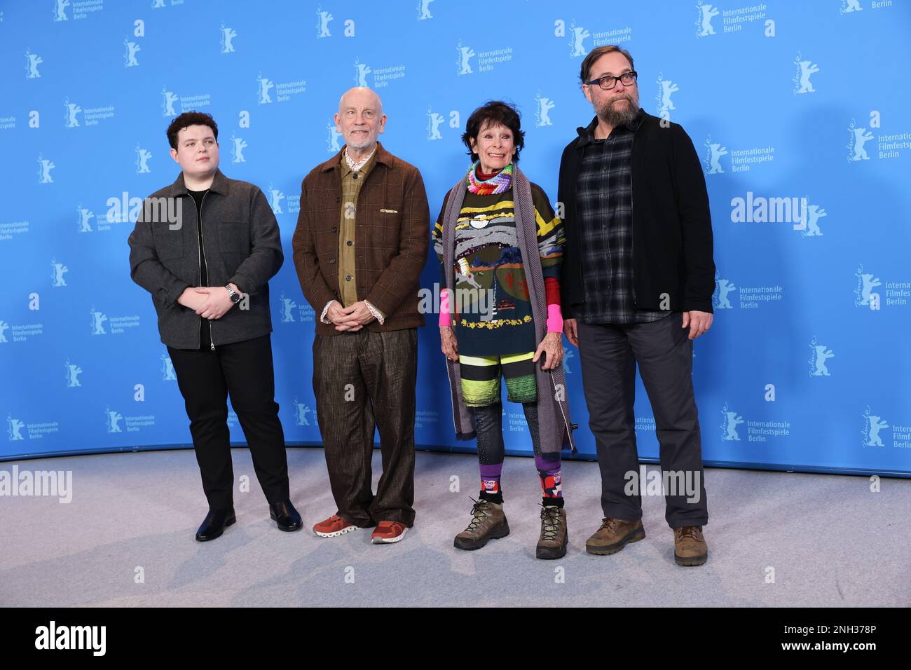 Berlin, Germany. 20th Feb, 2023. Actors Tom Xander (l-r), John ...
