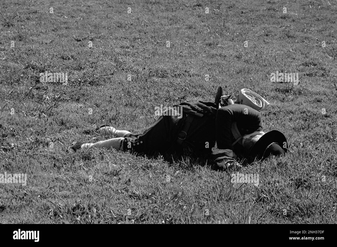 A colonial soldier lays dead on the battlefield during the Battle of ...