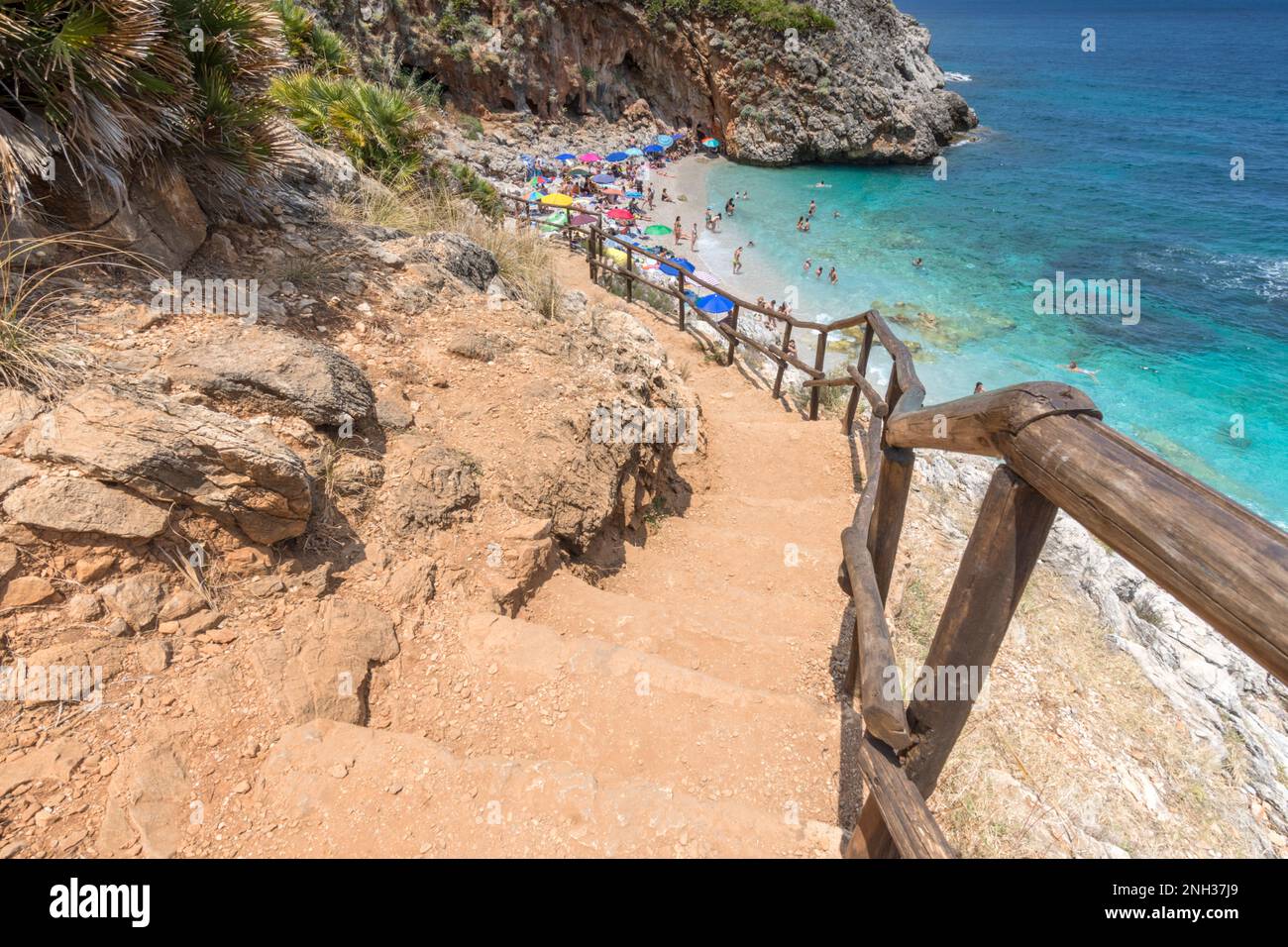 Path to the Cala Capreria beach inside the Zingaro reserve, Sicily ...