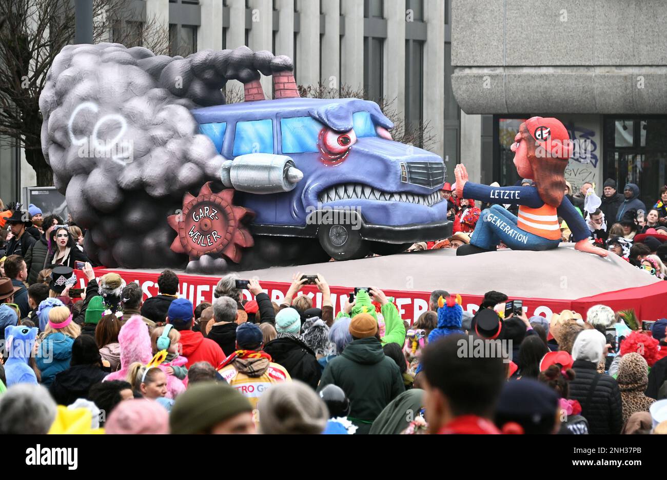 Rose Monday procession in Duesseldorf; theme floats by Jaques Tilly ...