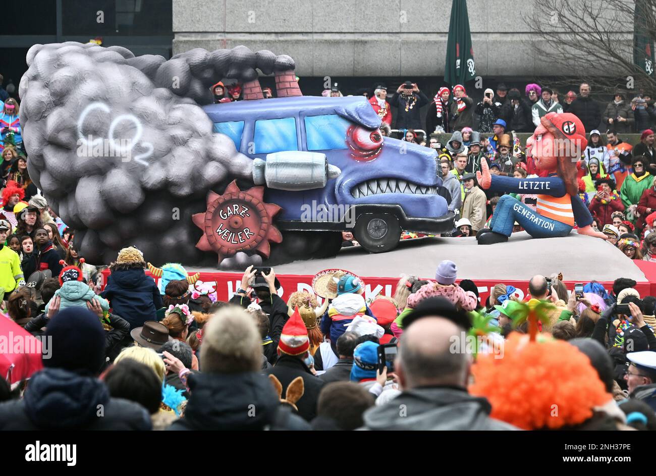 Rose Monday procession in Duesseldorf; theme floats by Jaques Tilly ...