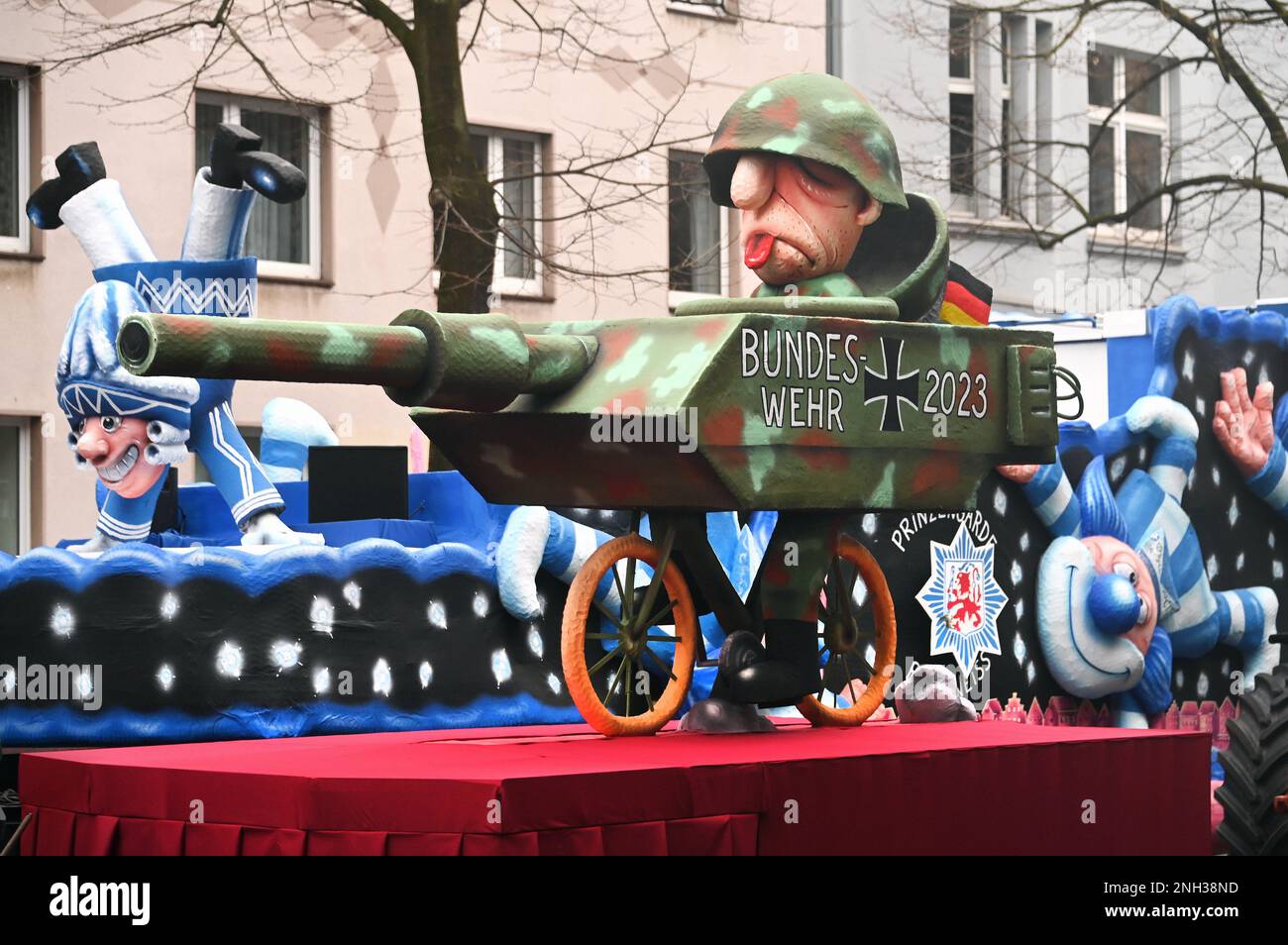 Rose Monday procession in Düsseldorf; theme float by Jaques Tilly ...