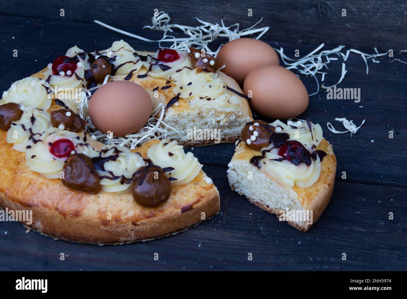 Rosca de Reyes, or Rosca de Pascua, traditional food to celebrate the ...
