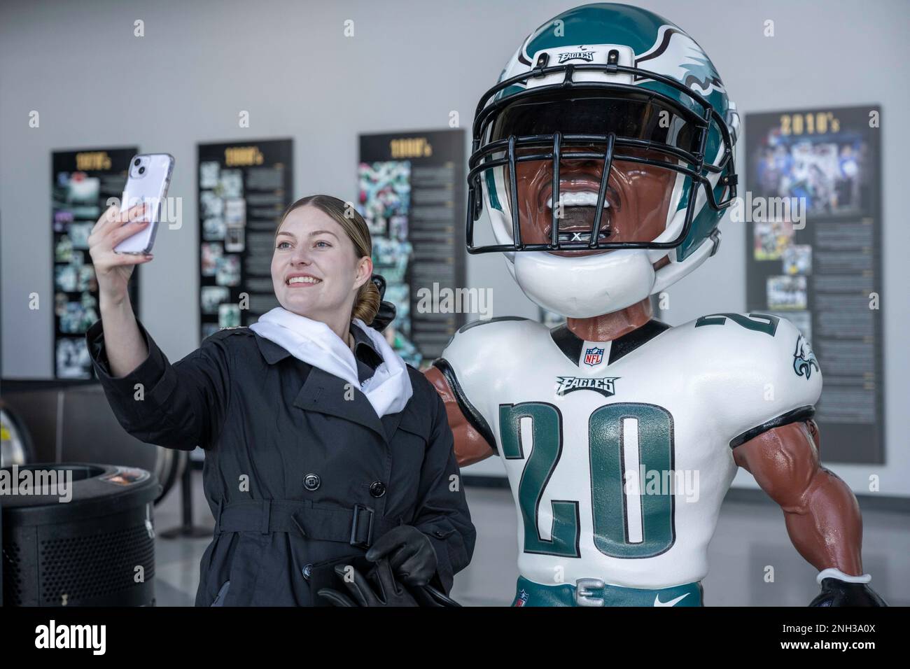 Operations Specialist 1st Class Erin Murphy, Reserve Enlisted Recruiter ...