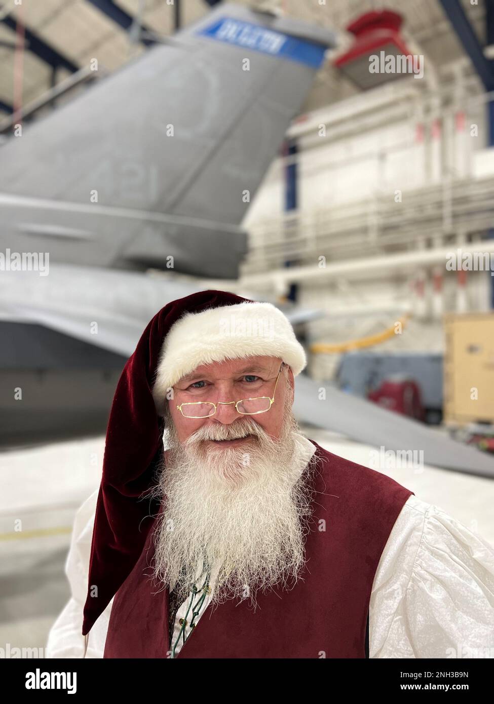 Santa Claus visited the 148th Fighter Wing, Minnesota Air National ...