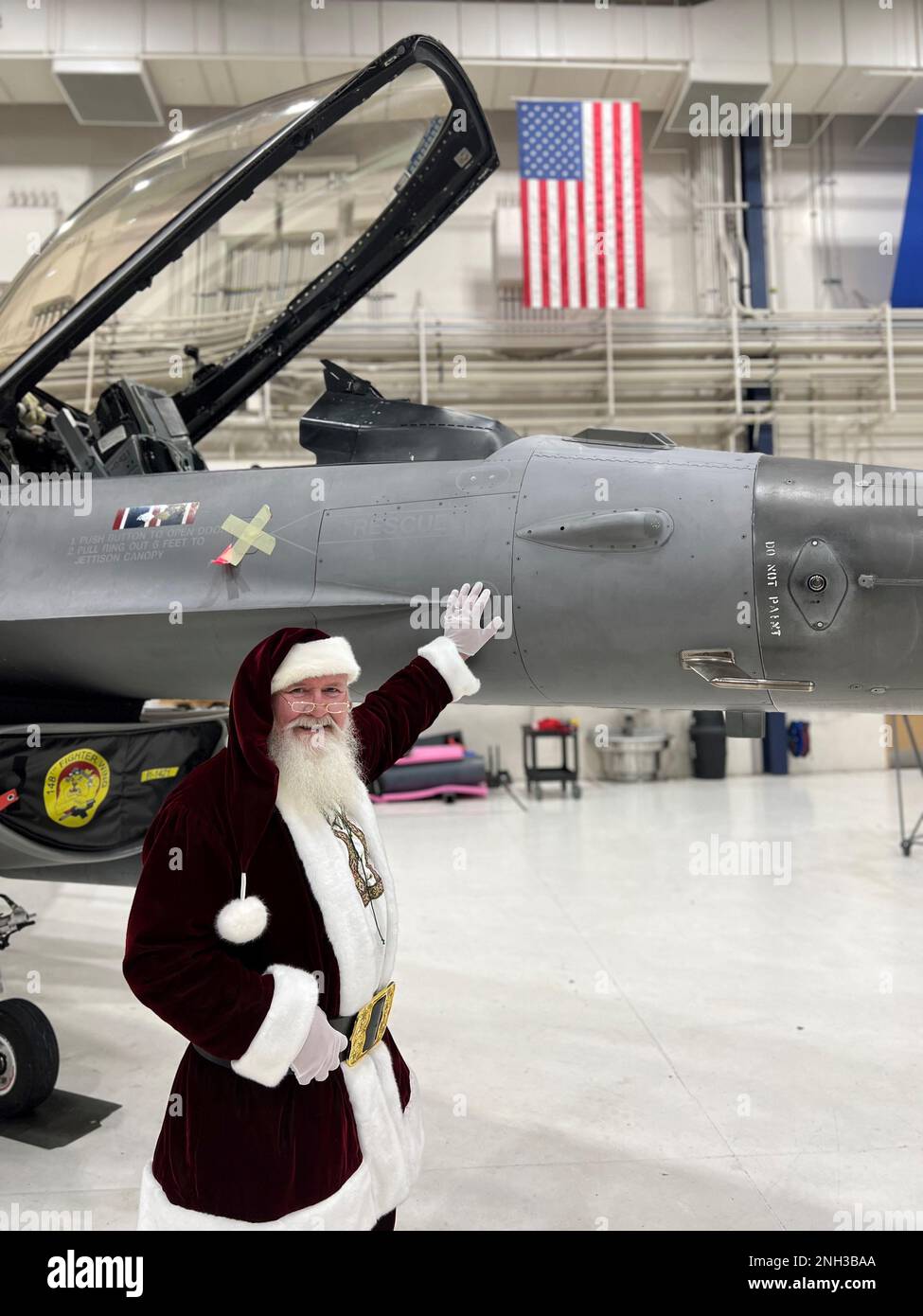 Santa Claus visited the 148th Fighter Wing, Minnesota Air National ...