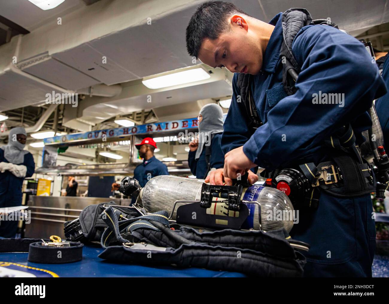 221209-N-XK047-1015 CELEBES SEA (Dec. 9, 2022) – Culinary Specialist ...