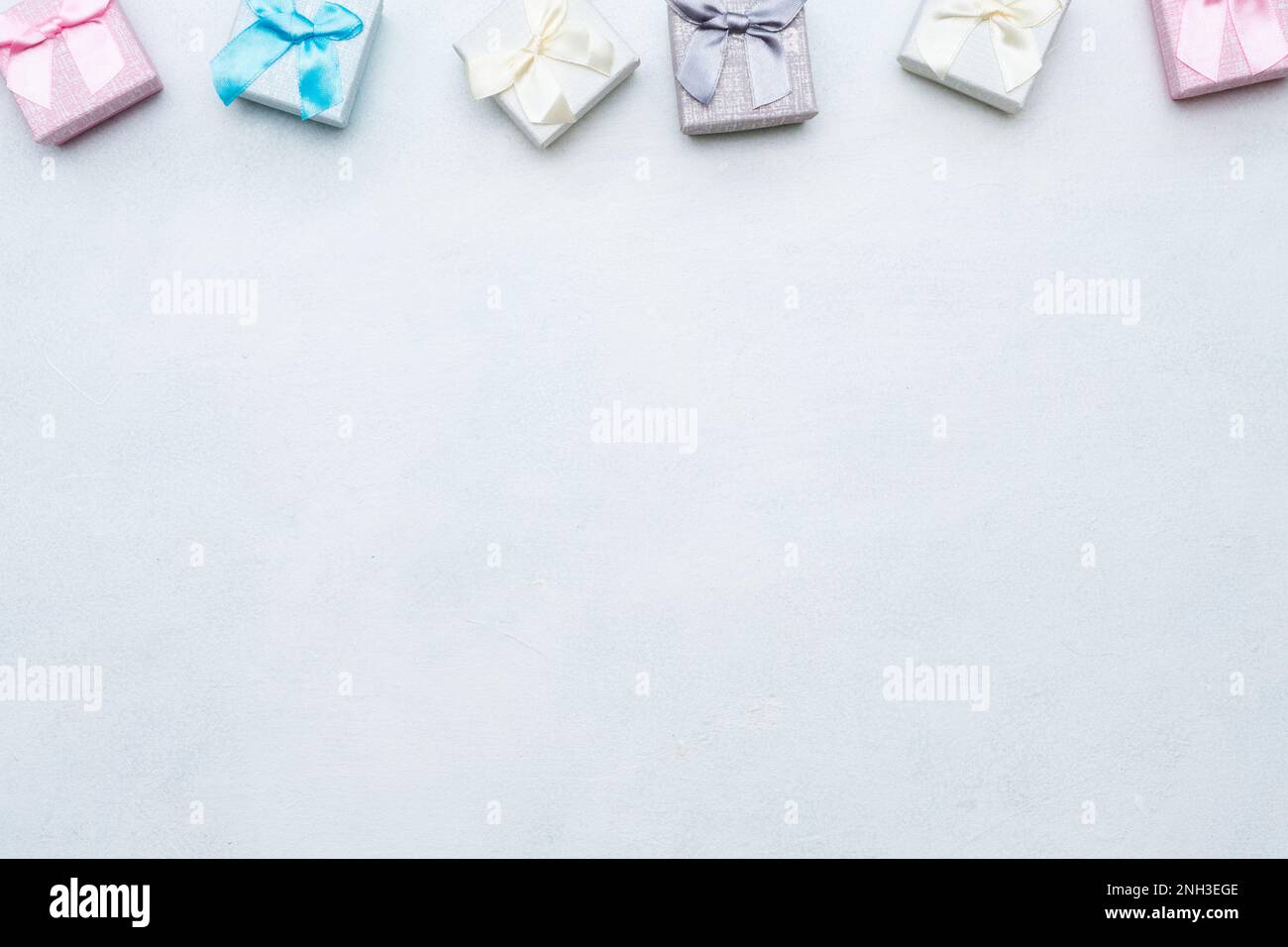 Row presents hi-res stock photography and images - Alamy