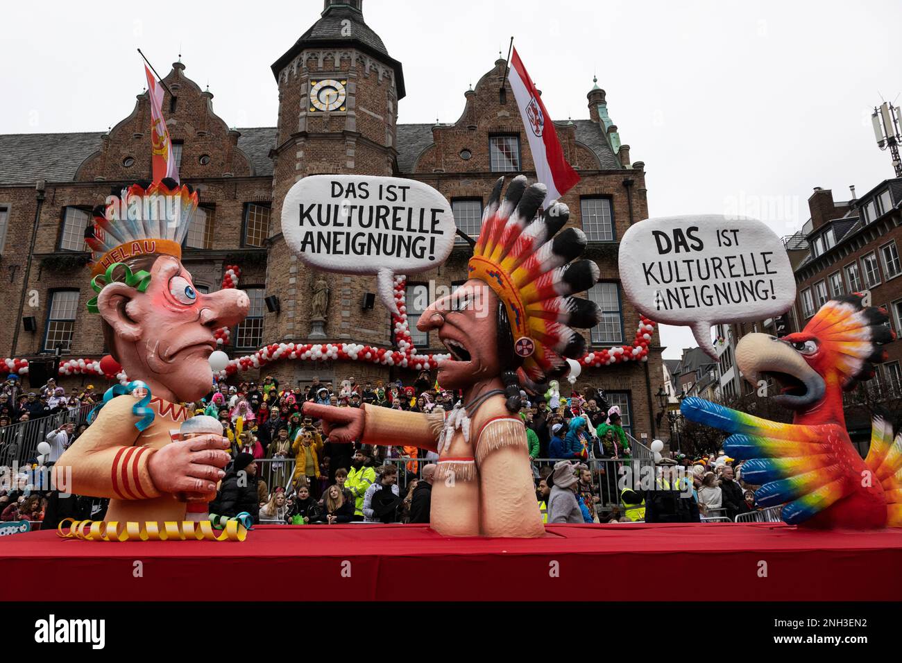 20 February 2023, Düsseldorf, Germany. Politically themed floats ...