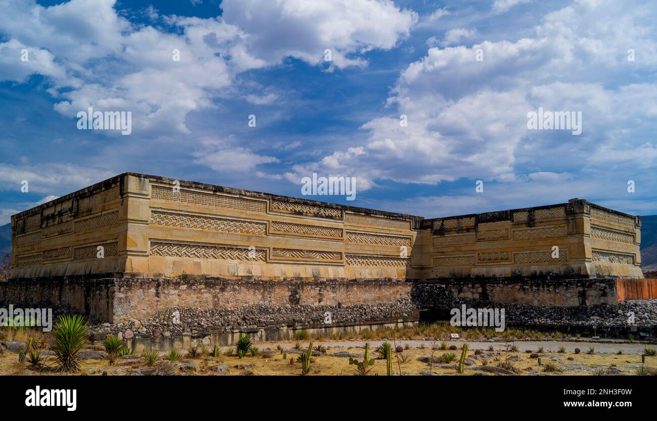 Prehispanic temple hi-res stock photography and images - Alamy