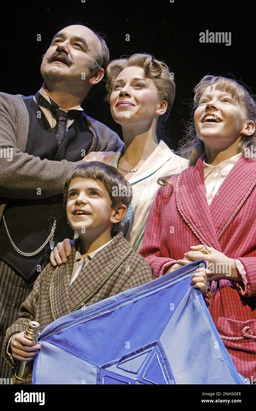 Mary poppins film kite hi-res stock photography and images - Alamy