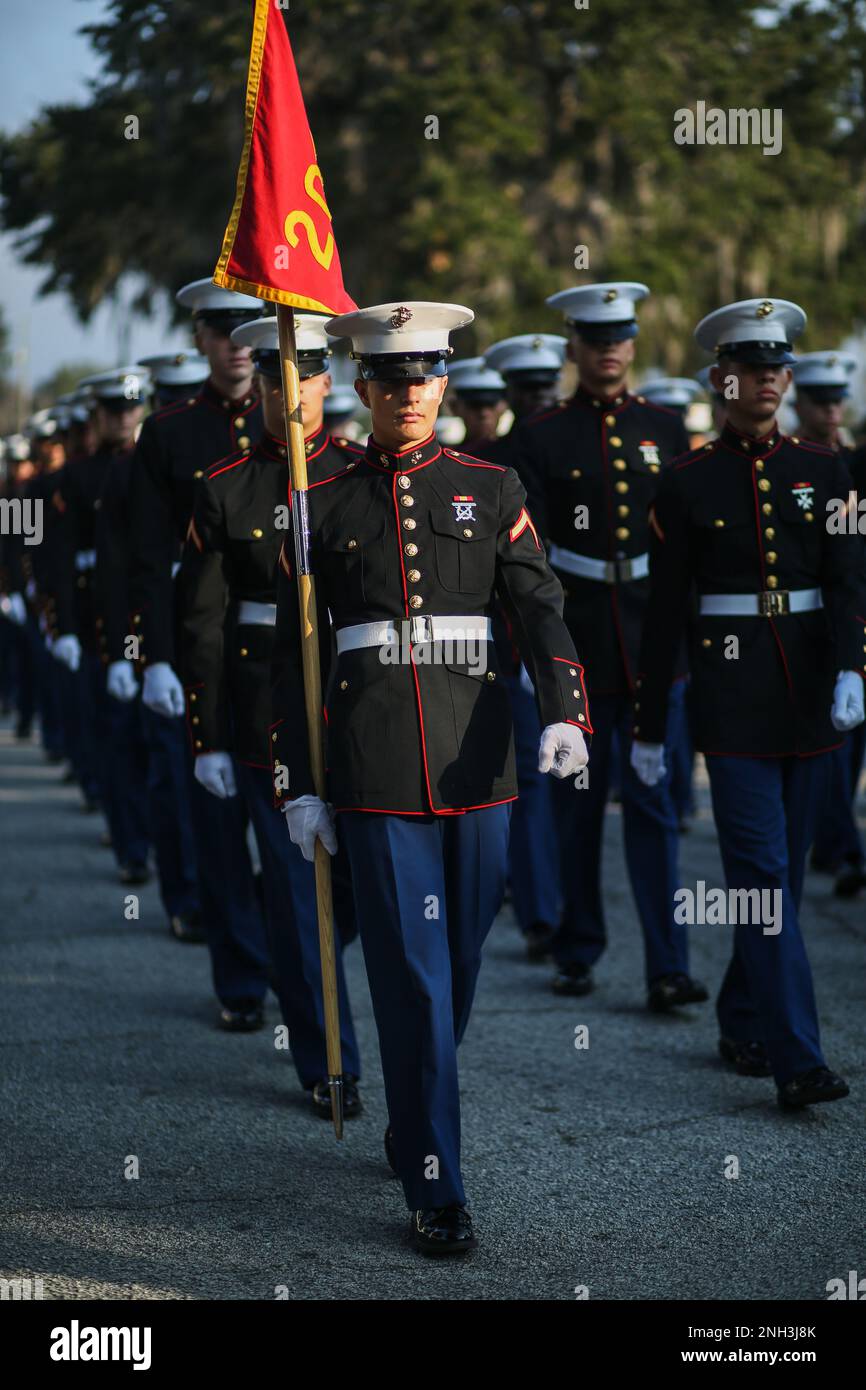 Recruits with Hotel Company, 2nd Recruit Training Battalion, march to ...