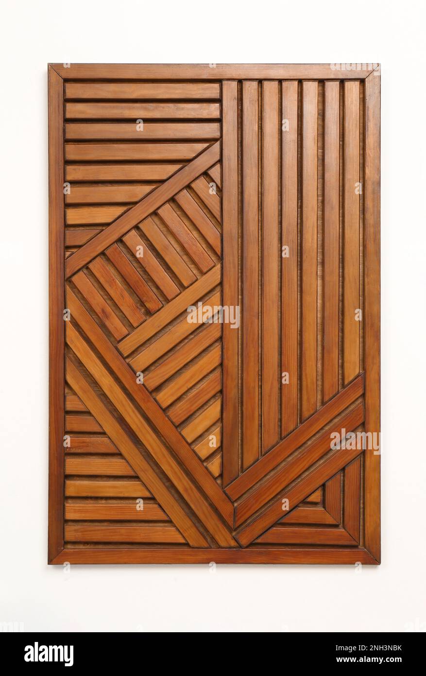 Wooden wall panel hi-res stock photography and images - Alamy