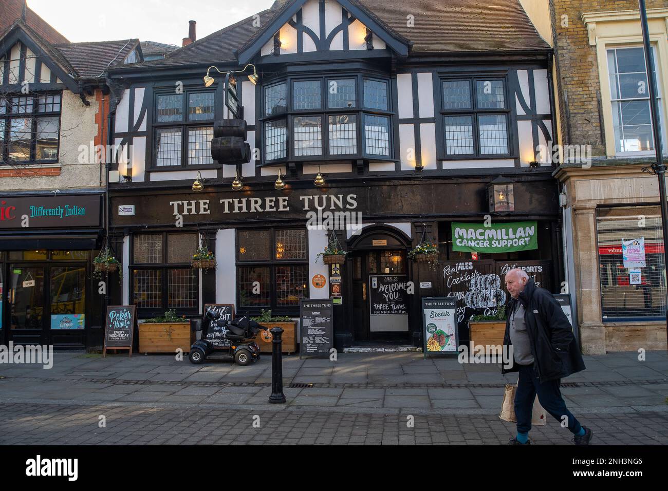 Uxbridge, London Borough of Hillingdon, UK. 9th February, 2023. A man ...