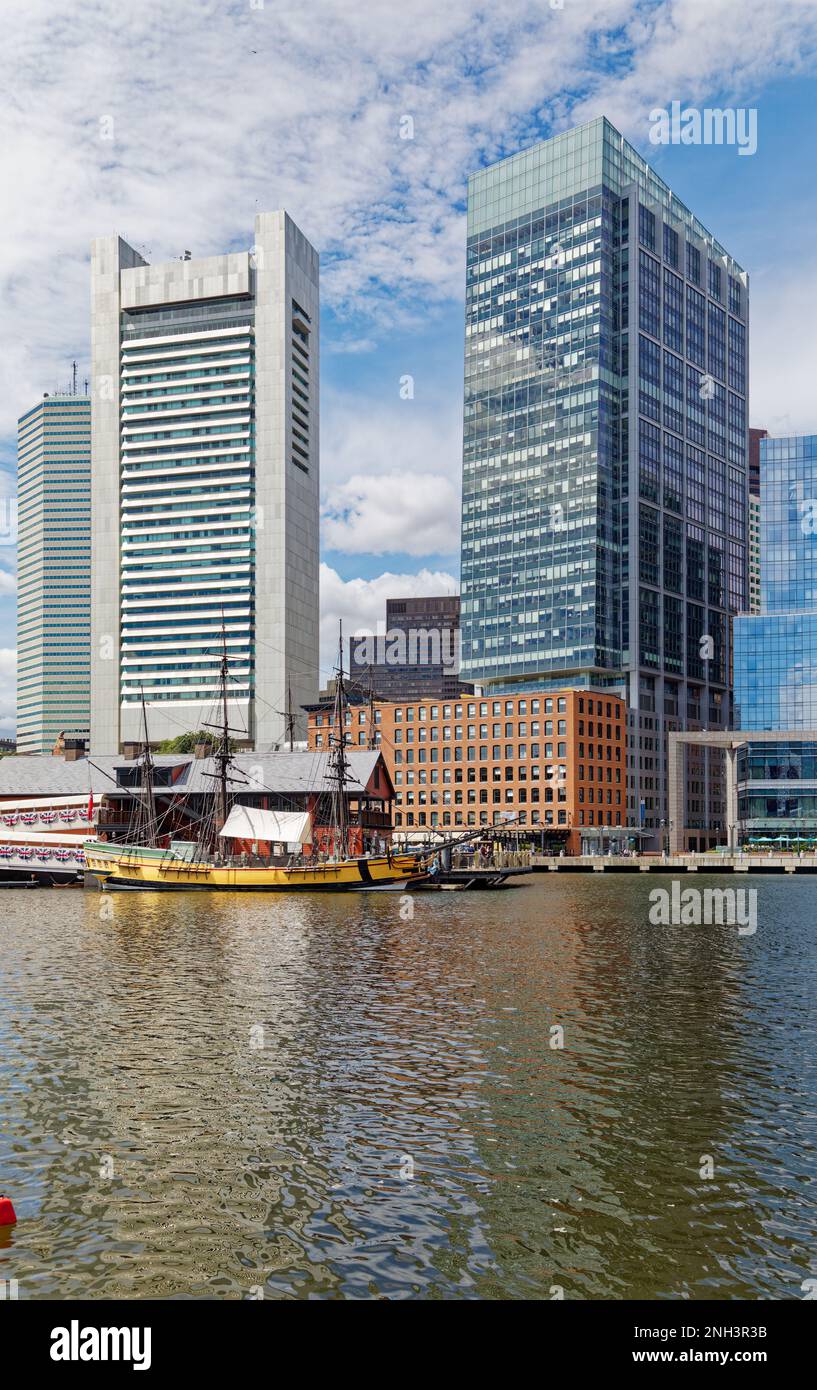 Fort Point Channel: Federal Reserve Bank, Boston Tea Party Ships ...