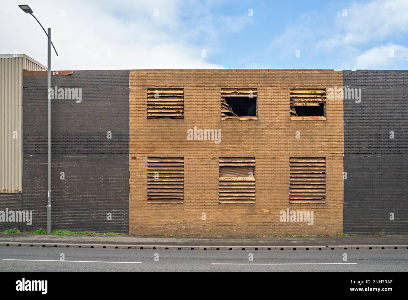 Warehouse exterior front hi-res stock photography and images - Alamy