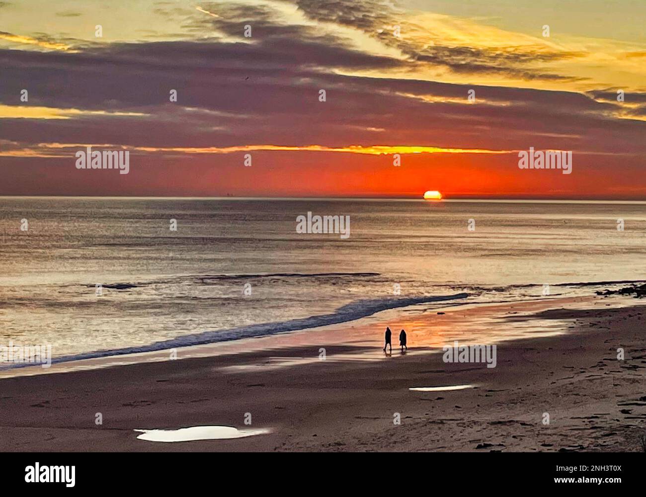 Whitley bay sands hi-res stock photography and images - Alamy