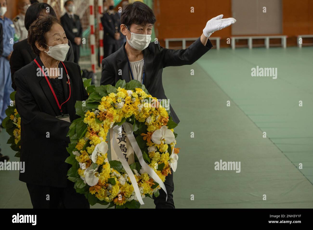 Government of Japan representatives participate in the wreath laying ...