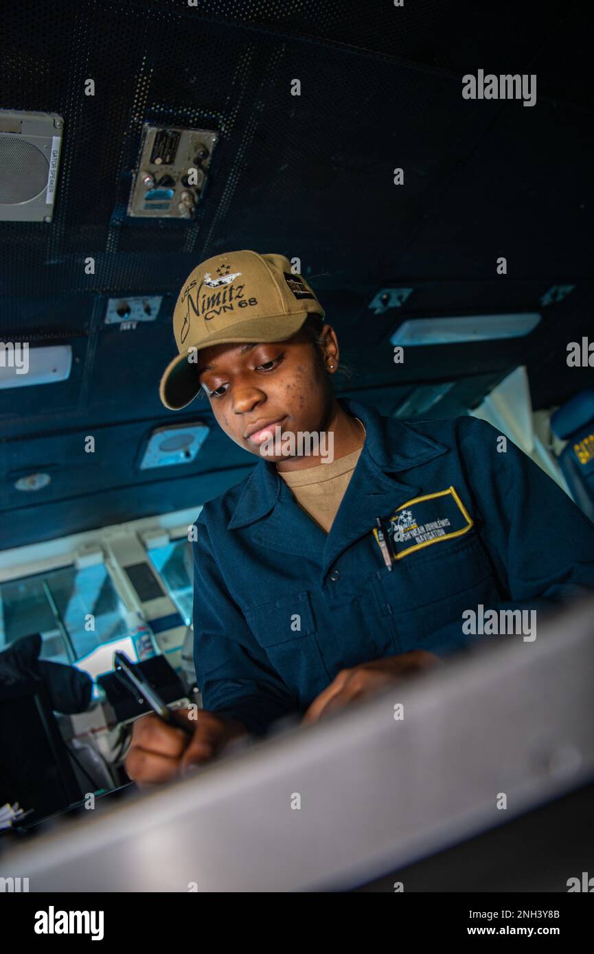 221210-N-MH015-1012 PACIFIC OCEAN (Dec. 10, 2022) U.S. Navy ...