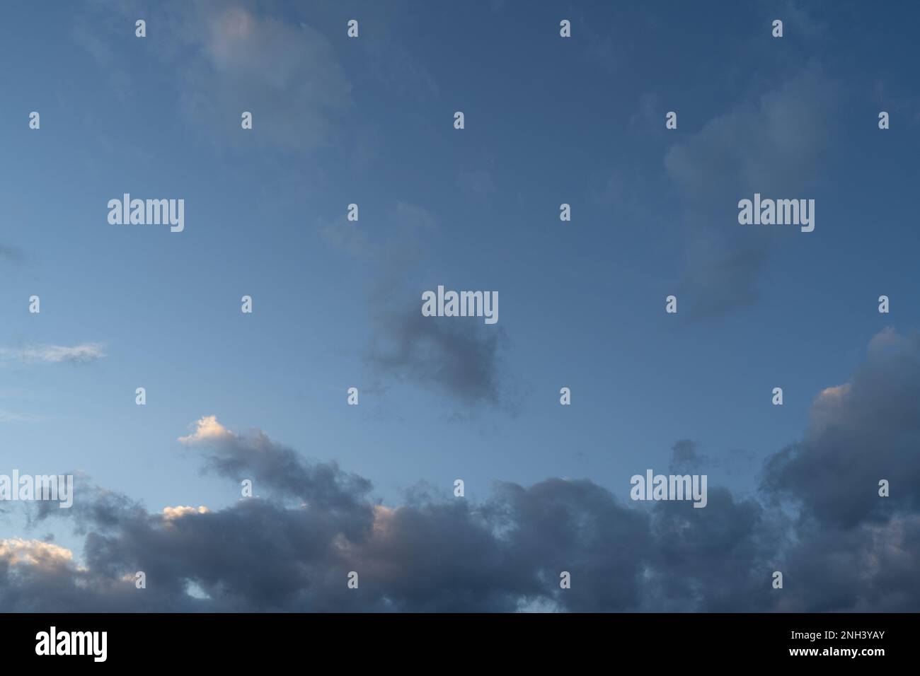 Blue sky open open atmosphere hi-res stock photography and images - Alamy