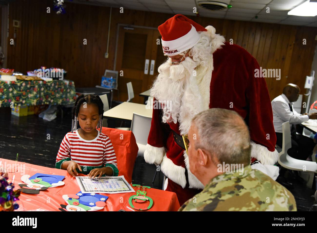 Santa visits the kids of the 117th Air Refueling Wing at Sumpter Smith ...