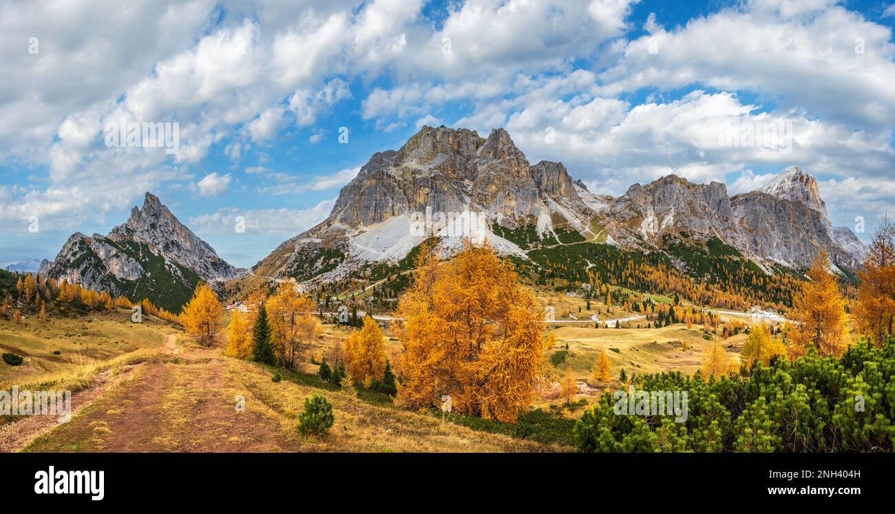 Colorful autumn alpine Dolomites rocky mountain scene, Sudtirol, Italy ...