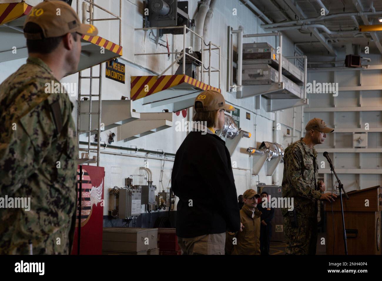 221210-N-DF558-1049 PACIFIC OCEAN (Dec. 10, 2022) Command Master Chief ...