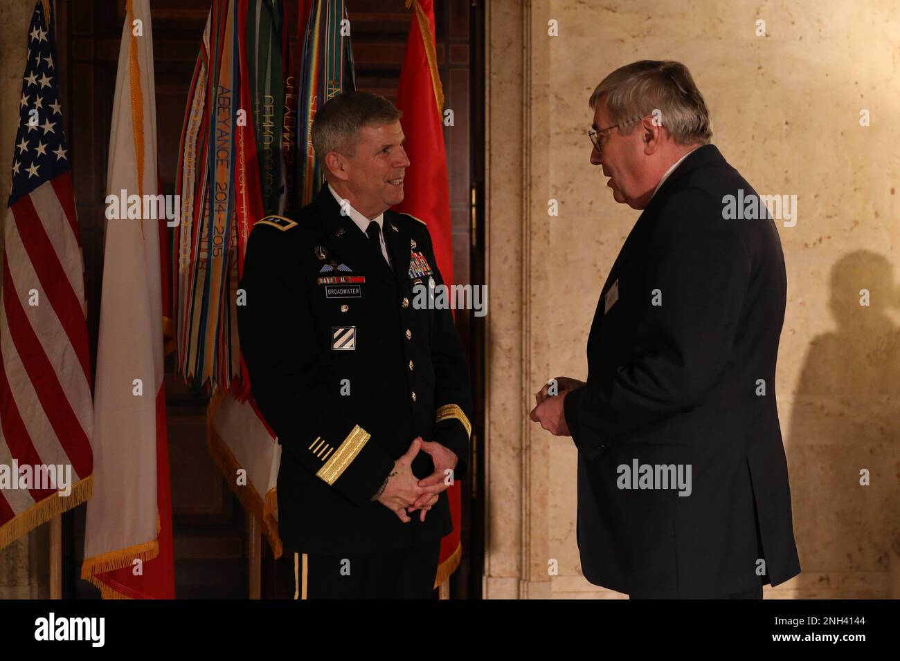 V Corps deputy commanding general Maj. Gen. Jeffery Broadwater, left ...