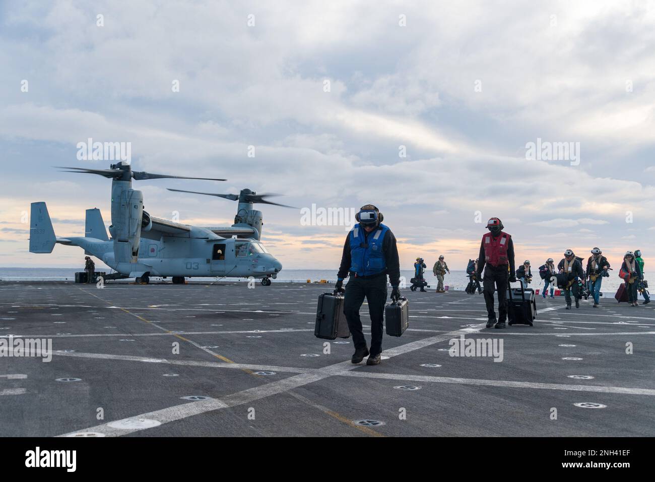 Mv artemis hi-res stock photography and images - Alamy