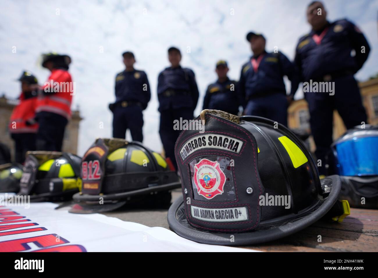 Firefighters protest for better working conditions in Plaza Bolivar in ...