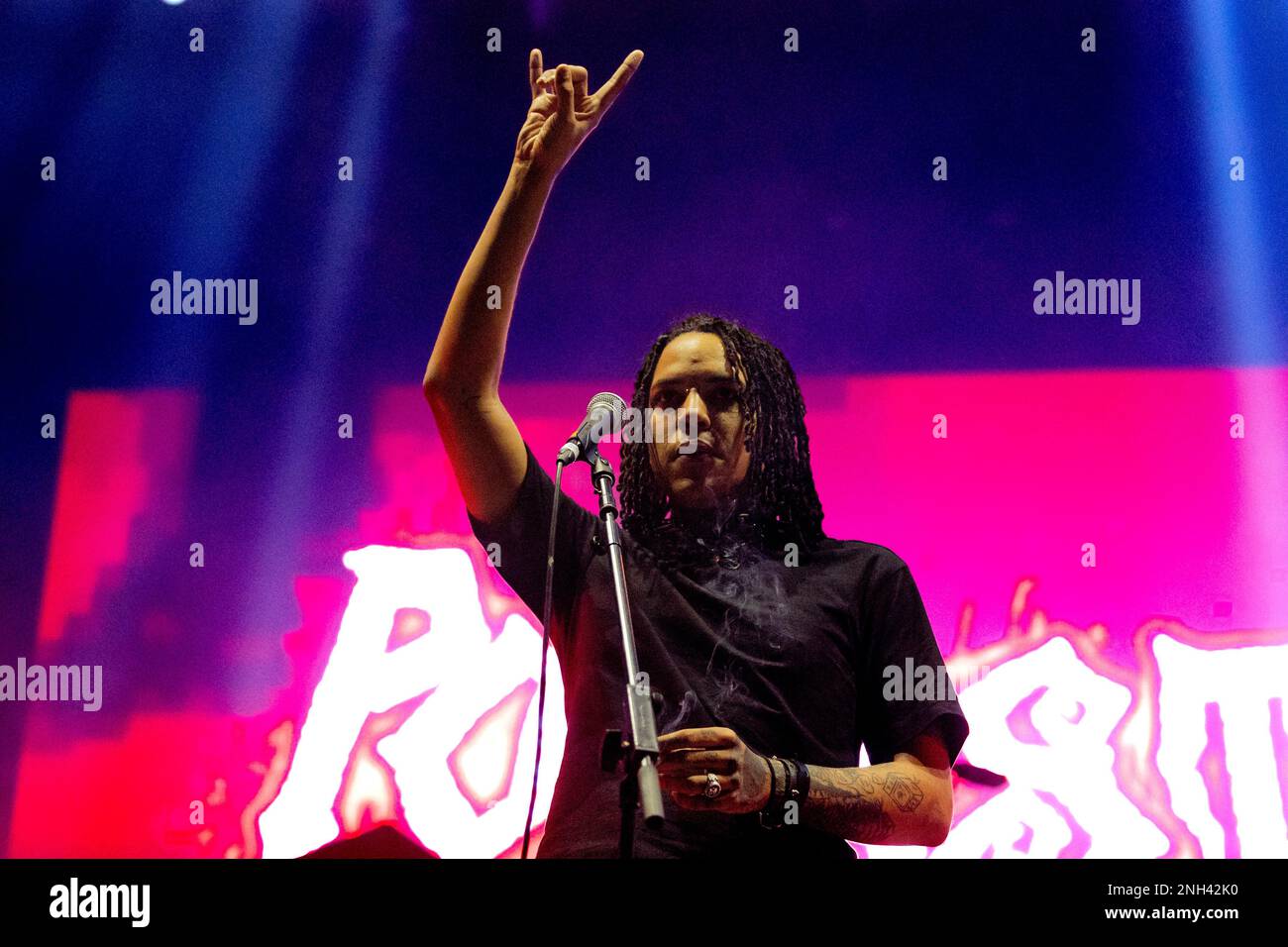 Poorstacy guitarist hi-res stock photography and images - Alamy