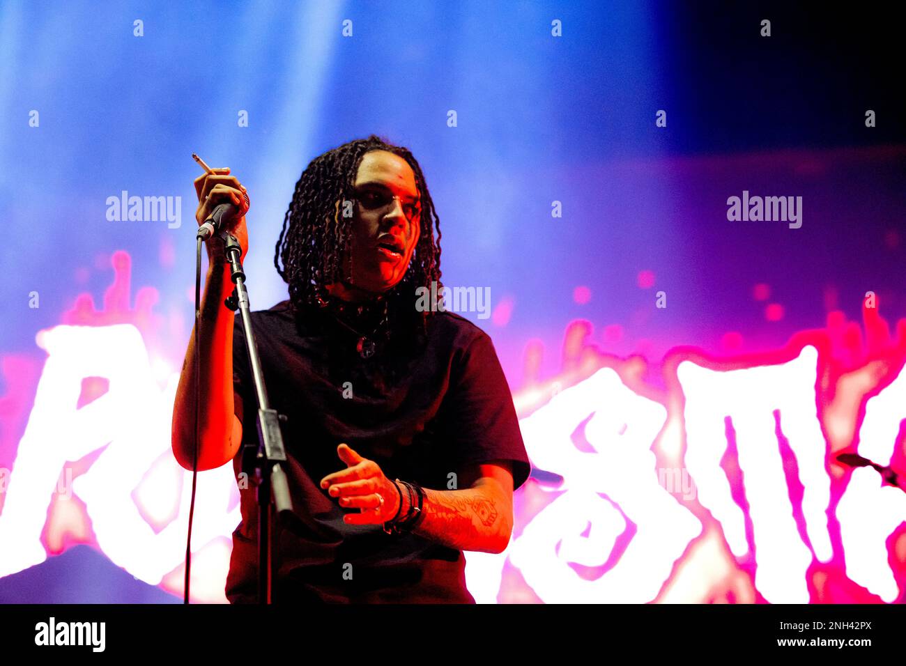 Poorstacy guitarist hi-res stock photography and images - Alamy