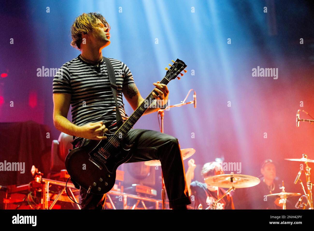 Poorstacy guitarist hi-res stock photography and images - Alamy