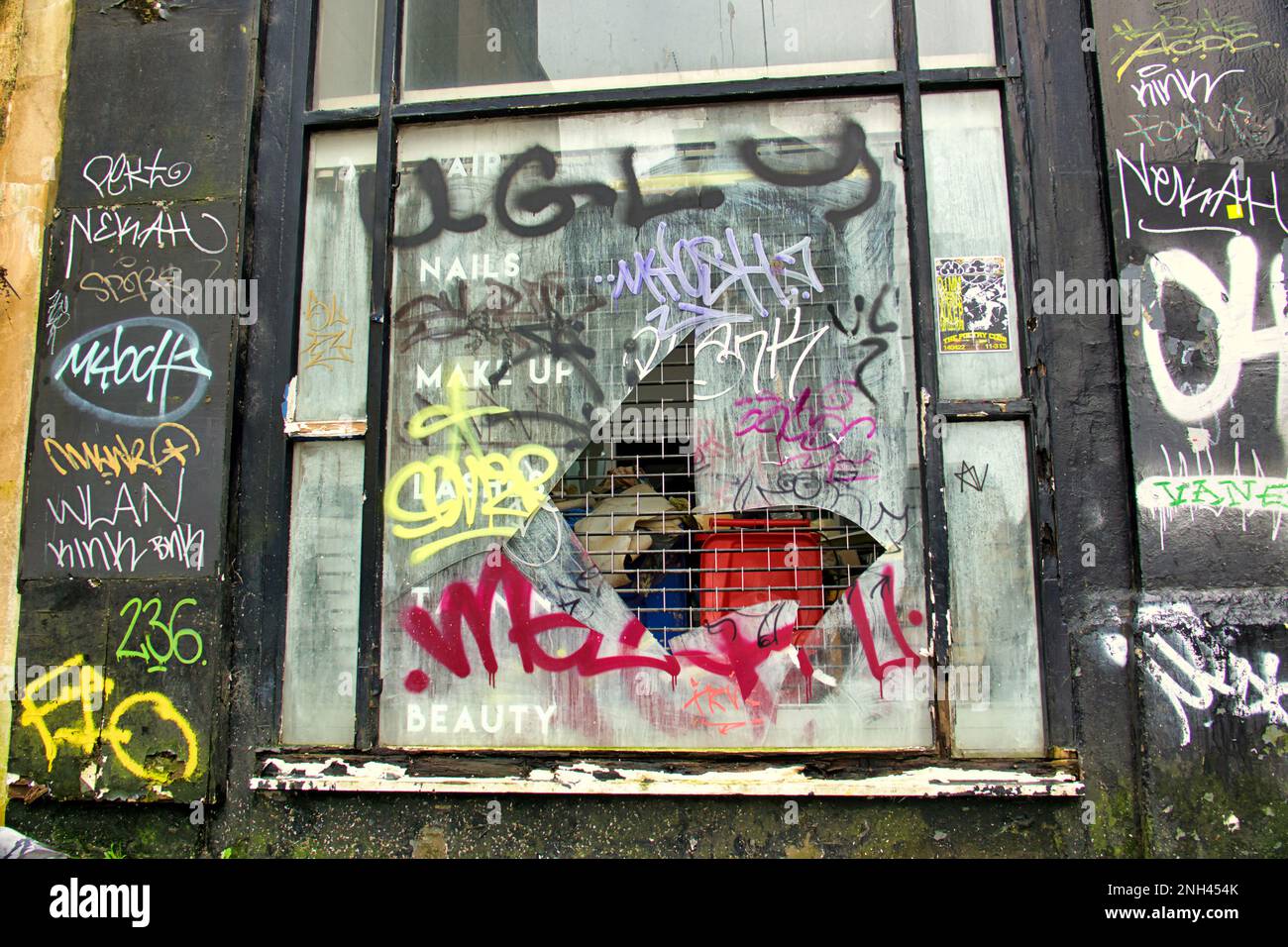 Vandalised hi-res stock photography and images - Alamy
