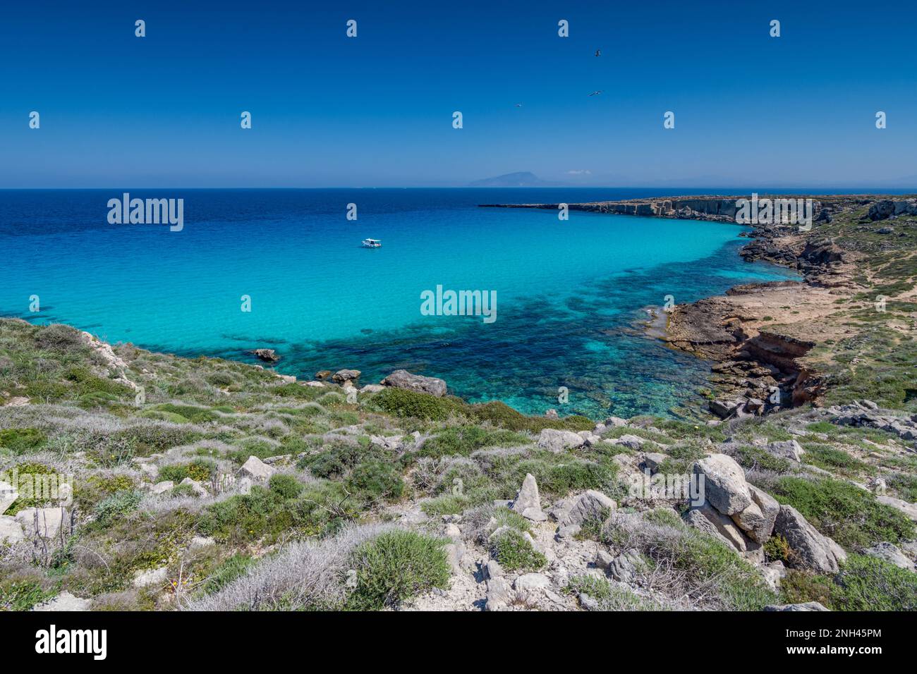 Cala rossa favignana beach hi-res stock photography and images - Alamy