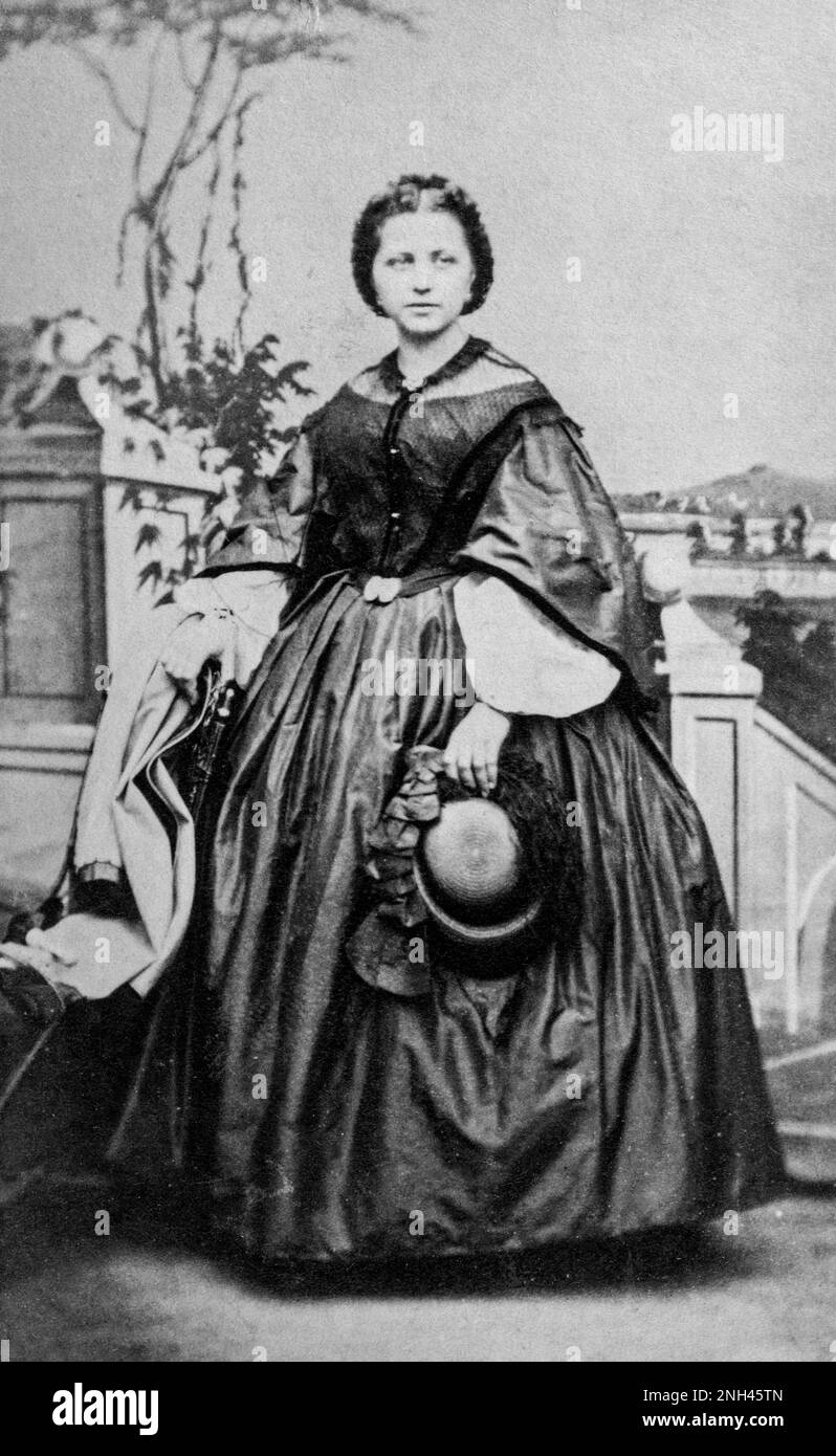 1890 woman hi-res stock photography and images - Alamy