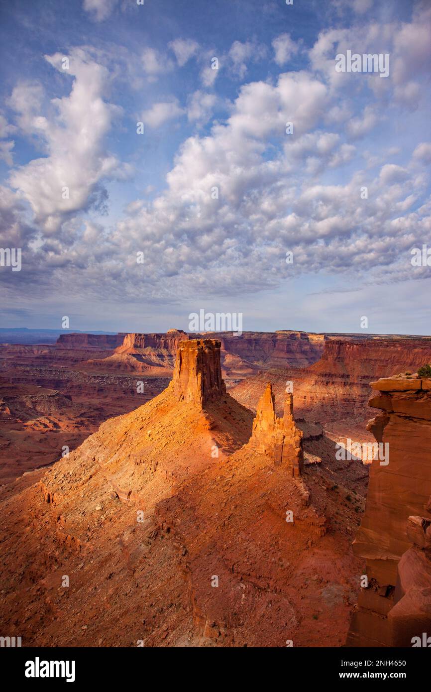 Early light on Bird's View Butte and the Crow's Head Spires in Shafer ...