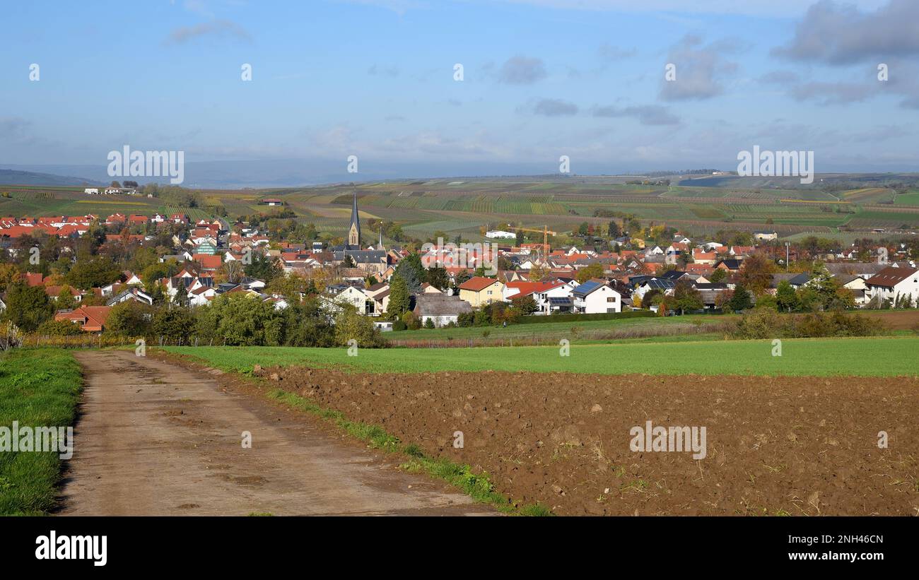 German wine village hi-res stock photography and images - Alamy