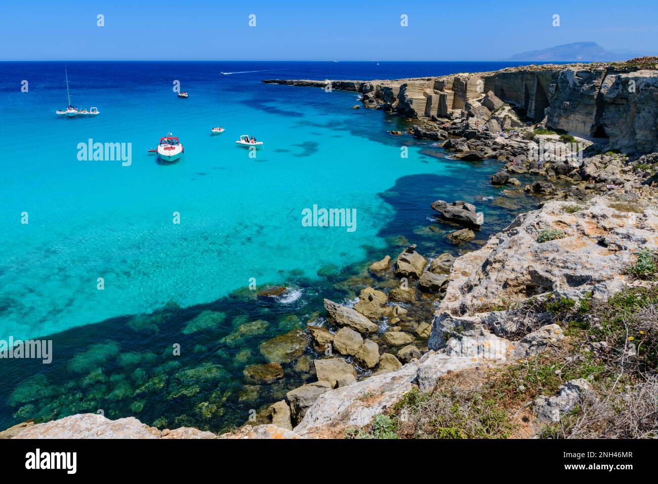 Cala rossa cliff favignana hi-res stock photography and images - Alamy