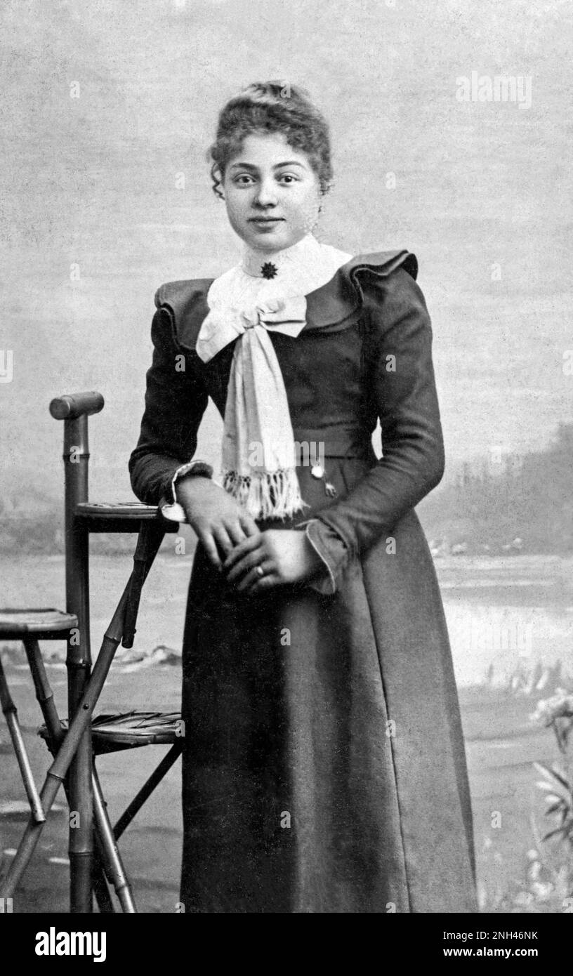 1900 woman hi-res stock photography and images - Alamy