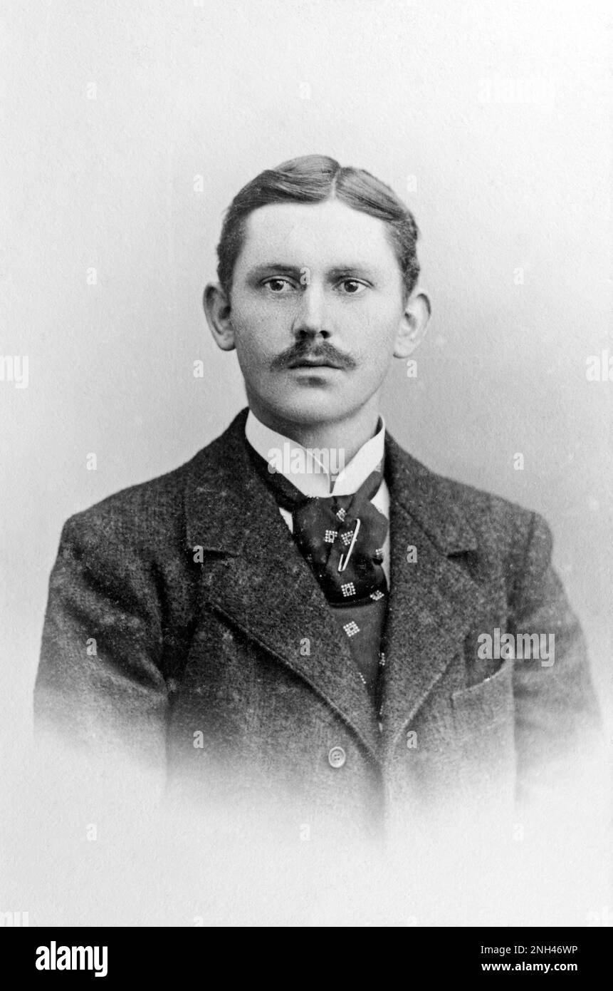 Archival camera man hi-res stock photography and images - Alamy