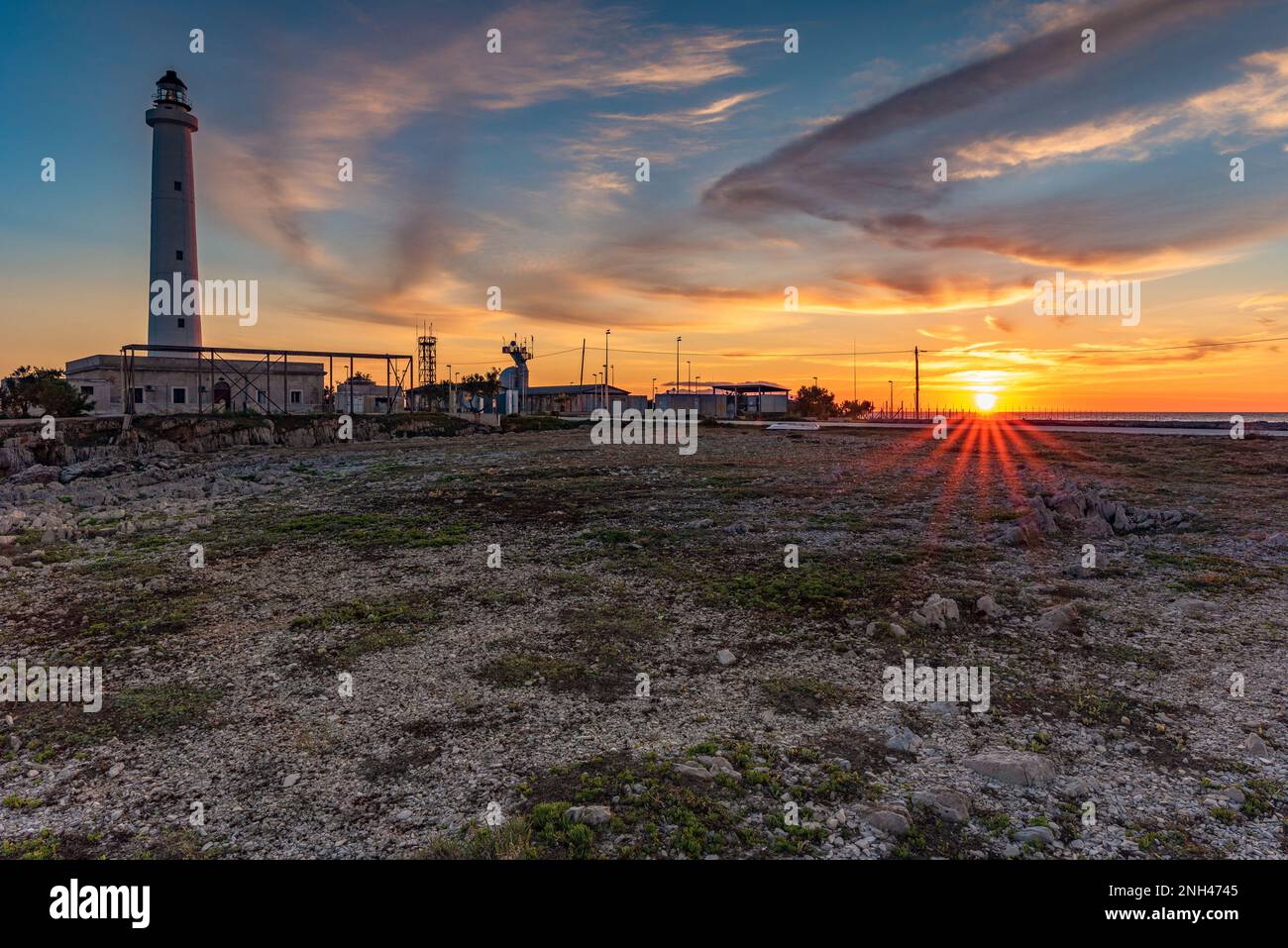 Sun sets over lighthouse hi-res stock photography and images - Alamy