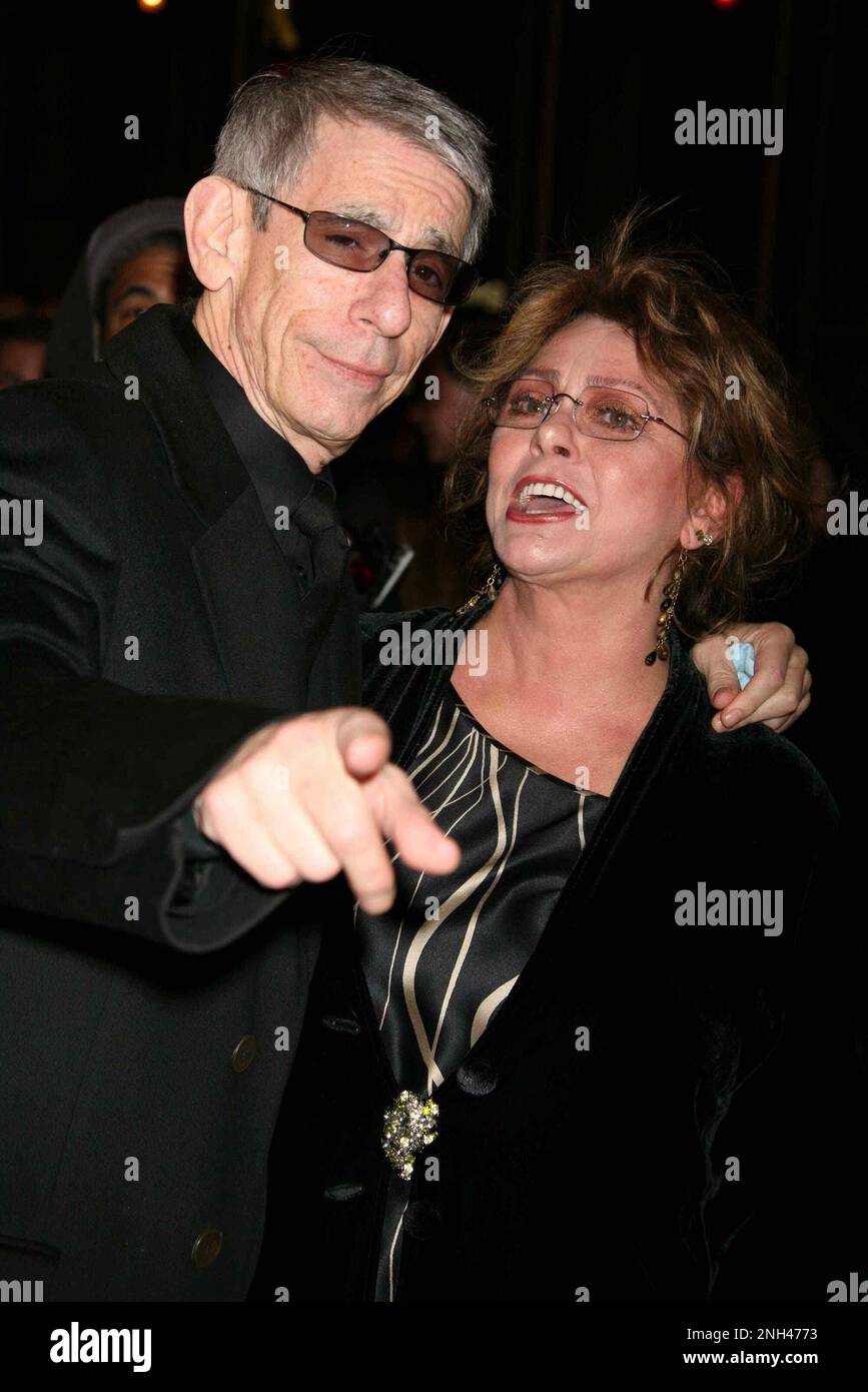 Elizabeth ashley hi-res stock photography and images - Alamy