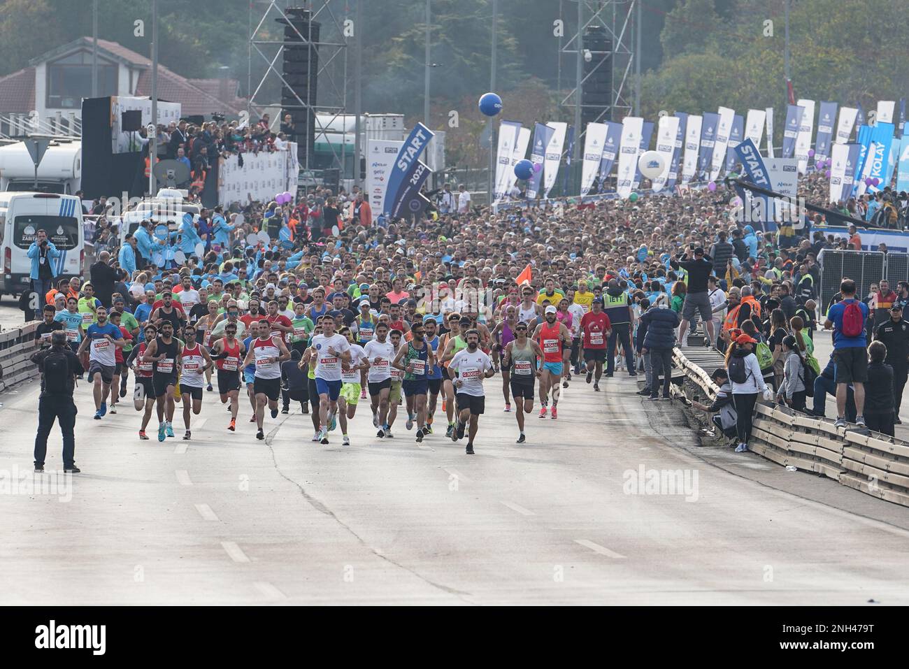 ISTANBUL, TURKEY - NOVEMBER 06, 2022: Athletes running in 44. Istanbul ...
