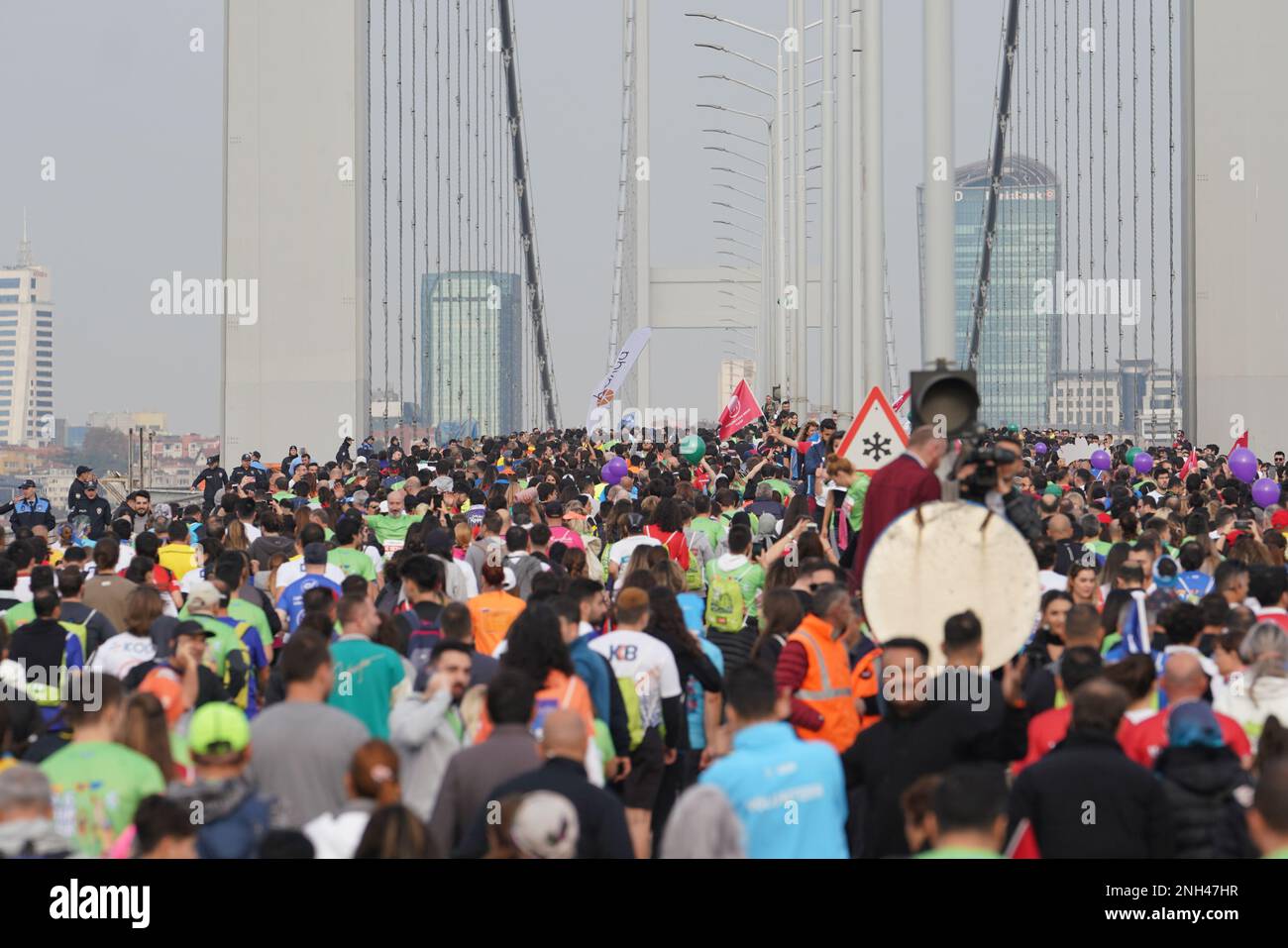 ISTANBUL, TURKEY - NOVEMBER 06, 2022: Athletes running in 44. Istanbul ...