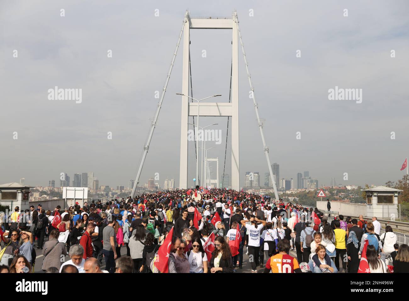 ISTANBUL, TURKEY - NOVEMBER 06, 2022: Athletes running in 44. Istanbul ...